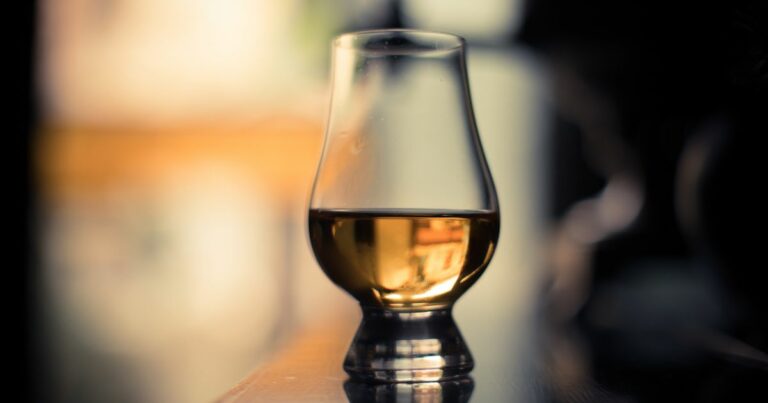 Choosing the right glass: 15 Liquor Glasses types: From Cognac to ...
